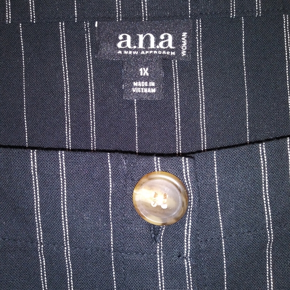 a.n.a | Tops | Nwt Ana Plus Size Black Top | Poshmark